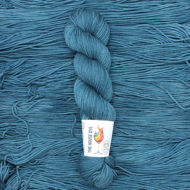 Slate Blue - Hand dyed 100% Merino yarn – Skein Machine